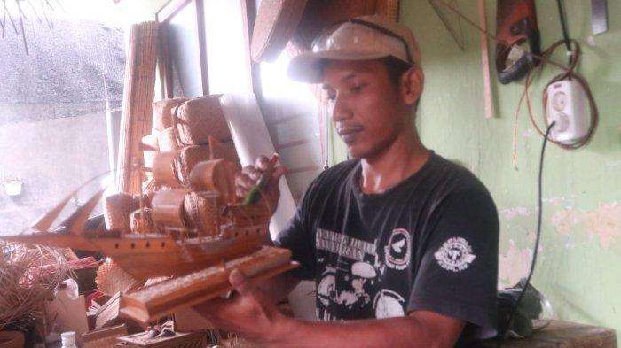 Kisah Penyandang Disabilitas Asal Kediri yang Sukses Sulap Bambu Jadi Kerajinan Bernilai Jutaan ...