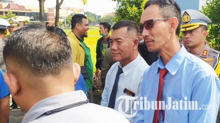 Penampilan Rapi dan Berdasi, Sopir Bus Balik Mudik Gratis Buat ...