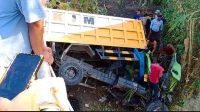 Kecelakaan Maut di Bojonegoro, Dump Truk Tabrak Pembatas dan Terjun ke Sungai, Sopir Diduga ...