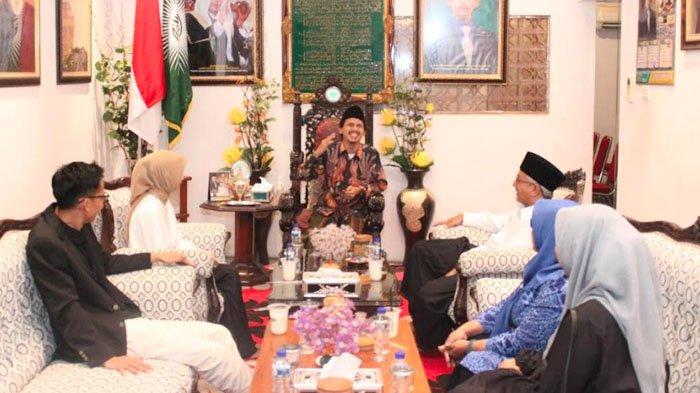Jelang Pilkada Kediri 2024, Vinanda-Gus Qowim Dapat Doa Restu dan Nasihat Baik dari Ulama ...