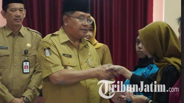 Ratusan Karyawan Pabrik Rokok di Blitar Terima BLT, Santoso Harap Ada Solusi untuk yang ...