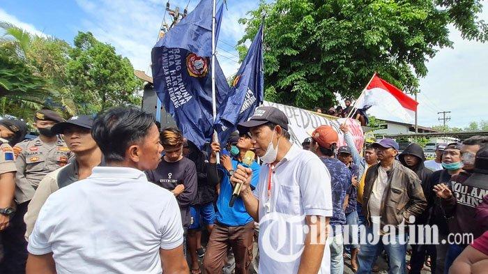 Kecewa Tak Ditemui Perwakilan Perusahaan Saat Demo, Warga Pandean ...