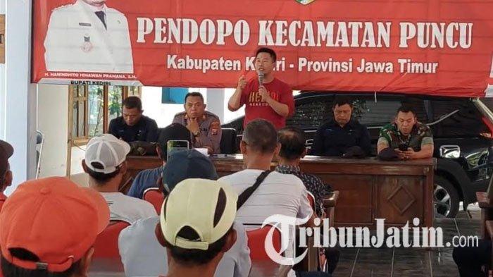 Warga Satak Kediri Geruduk Kantor Kecamatan Puncu, Tuntut Hak ...