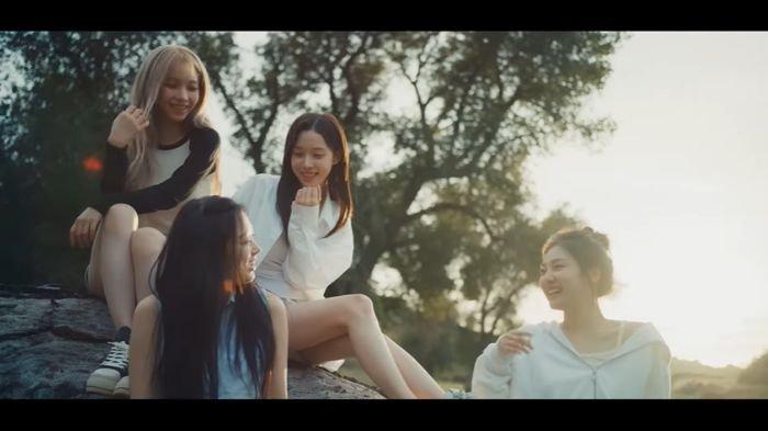 Arti Lirik Lagu Welcome To MY World - aespa feat nævis, Trending di YouTube, 'Hey Baby ...