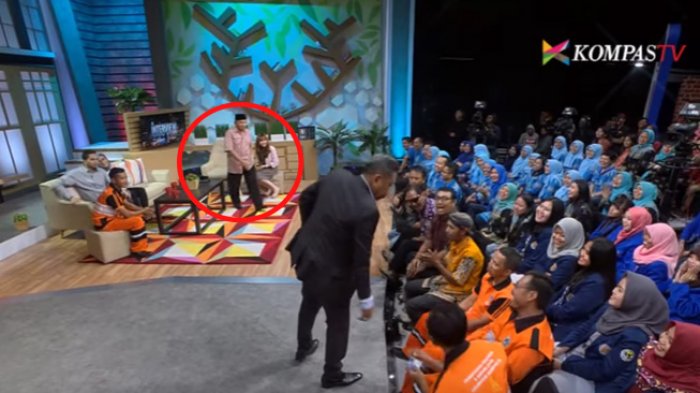 Studio Kompas TV Heboh, Tukul Bagi-bagi Duit ke Pasukan Orange, Reaksi Amien Rais Mengejutkan ...