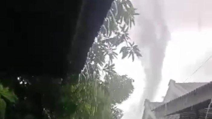 Angin Puting Beliung Terjang 2 Desa di Bondowoso, 109 Rumah Rusak 8 Orang Terluka - Tribunjatim.com