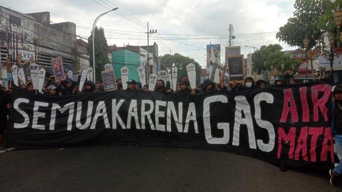 40 Hari Tragedi Kanjuruhan, Aremania Gelar Aksi Damai Long March - Tribunjatim.com