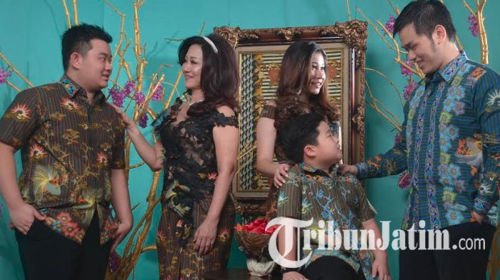 Busana Sarimbitan Batik Cemani Karya Alben Ayub Andal, Buat Tampilan ...