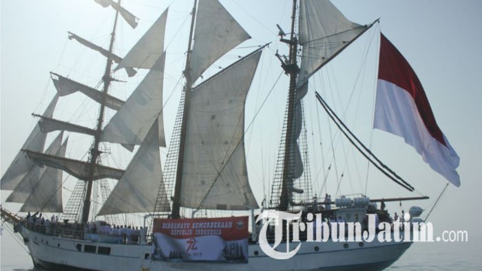 Pertama Kali Dilakukan, KRI Dewaruci Gelar Upacara Kemerdekaan RI ...