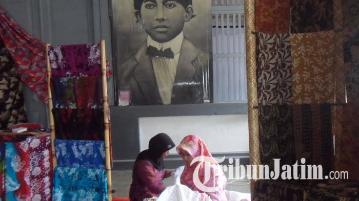 Pasarkan Batik Tulis Koi Khas Blitar Lewat Pameran - Tribunjatim.com