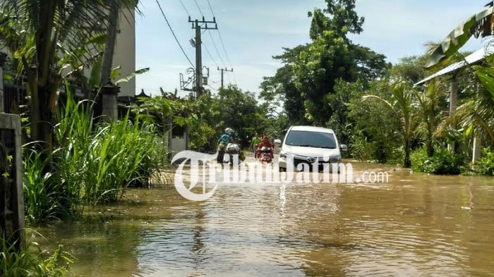 Curah Hujan Tinggi, Lima Kecamatan di Bojonegoro Terendam Banjir - Tribunjatim.com