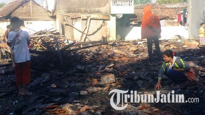 Tempat Kos Terbakar, Pemilik dan Penghuni Kos Rugi Puluhan Juta - Tribunjatim.com