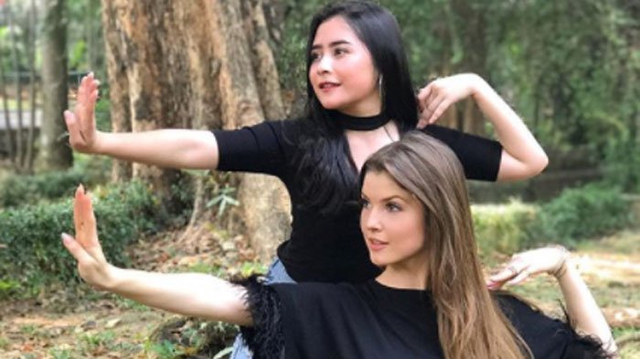 10 Foto Amanda Cerny Selebgram Populer, No. 7 Bikin Gagal Fokus ...