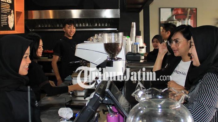 Penuhi Permintaan Netizen, Warunk Upnormal Buka di Sidoarjo ...