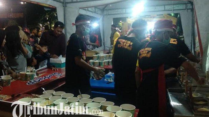 1.000 Paket Korean Spicy Chicken Hangatkan Malam Pesta Rakyat dan ...