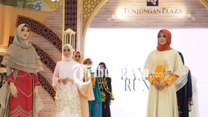 Ramadan Runway 2018 Tunjungan Plaza, Baju Muslim Terinspirasi Bintang Kejora Hingga Bruce Lee ...