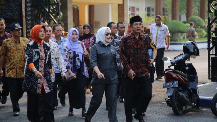 Setahun Sudah Masa Pemerintahan Anna Muawanah-Budi Irawanto di ...