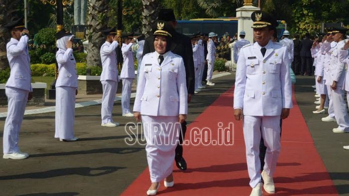 Resmi Dilantik, Anna Muawanah Jadi Bupati Perempuan Pertama di ...