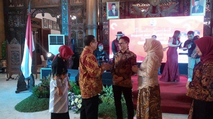 Pembacaan Puisi Bupati Tulungagung Maryoto Beri Sinyal Masih Menjajaki ...