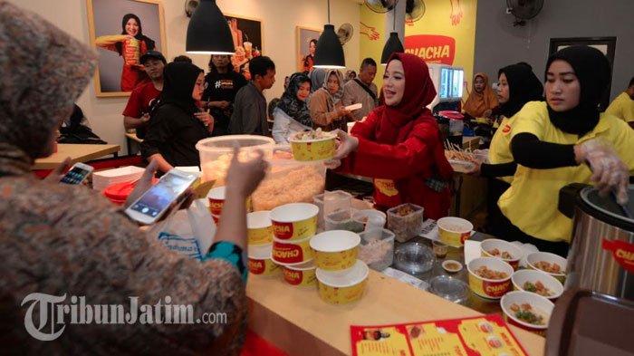 Menu Sarapan Sehat 'Chacha Bubur Goreng' Jalan Tunjungan, Ada Rasa ...