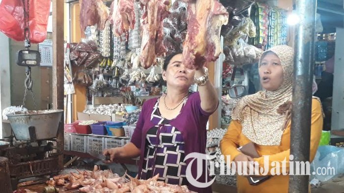 Jelang Hari Raya Idul Adha 2019, Harga Daging Sapi dan Ayam di Pasar Anom Sumenep Terpantau Naik ...