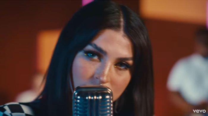 Lirik Lagu I AM WOMAN - Emmy Meli dan Terjemahannya, Viral Hits di ...