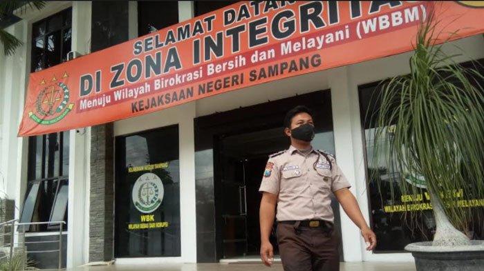 Dugaan Penyelewengan Dana Desa, Penahanan Kades Tanah Merah Sampang Diperpanjang hingga 40 Hari ...