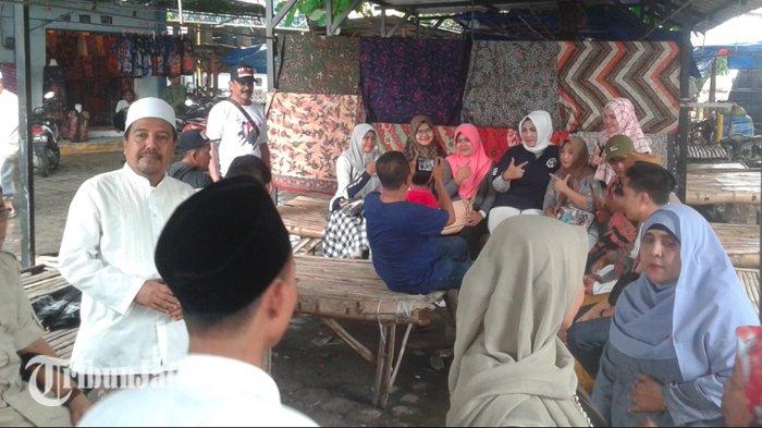 Demi Ketemu Sandiaga Uno, Ibu-ibu Kumpul di Sentra Batik Pasar 17 ...