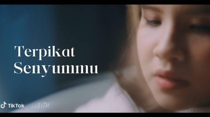 Chord Gitar dan Lirik Lagu 'Terpikat Senyummu' Idgitaf, Kunci Mulai ...