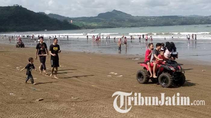 Pantai Gemah Tulungagung Dipadati Wisatawan, Puncak Kunjungan Diperkirakan Sabtu dan Minggu ...