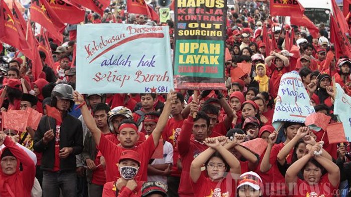 15 Pantun Hari Buruh 2024 yang Cocok Dibagikan di Media Sosial, Bakar ...