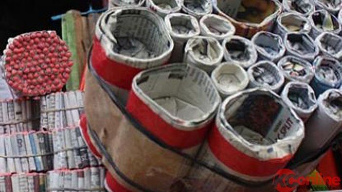 Bocah Bisnis Jualan Petasan Rakitan Sendiri di TikTok, Kini Diamankan Polisi, Bahan Kimia Disita ...