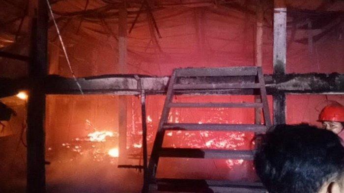 Kebakaran Meluluhlantakkan Kandang Ayam di Ponorogo, Peternak Rugi hingga Rp 1,5 Miliar ...