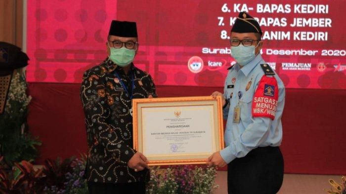 Kantor Imigrasi Surabaya Raih Penghargaan Pelayanan Publik Berbasis HAM - Tribunjatim.com