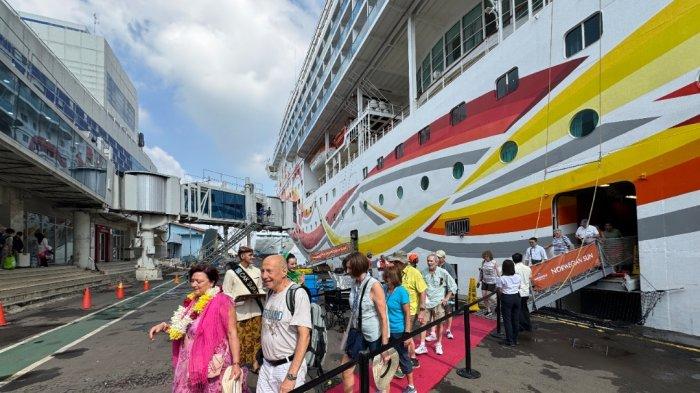 3 Kapal Pesiar Sandar di Pelabuhan Tanjung Perak Bersamaan dengan Arus Balik Lebaran ...