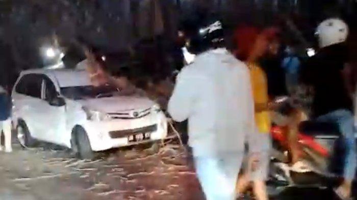 BREAKING NEWS : Kecelakaan Truk Tronton Muatan Batu Bata di Bangkalan ... BREAKING NEWS : Kecelakaan Truk Tronton Muatan Batu Bata di Bangkalan ...