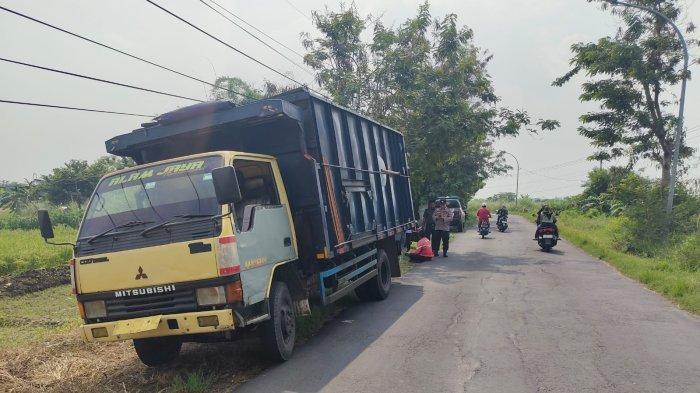 Kecelakaan Maut di Gresik, Pengendara Motor Tewas Tabrak Truk dari Belakang - Tribunjatim.com
