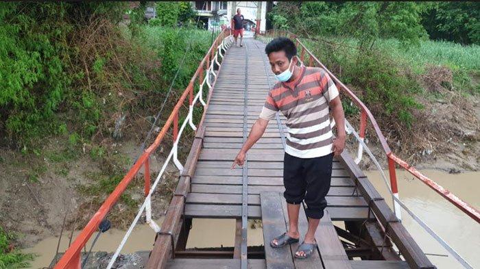 Jembatan Penghubung Antar Dusun di Dawarblandong Mojokerto Rusak Diterjang Luapan Air Sungai ...