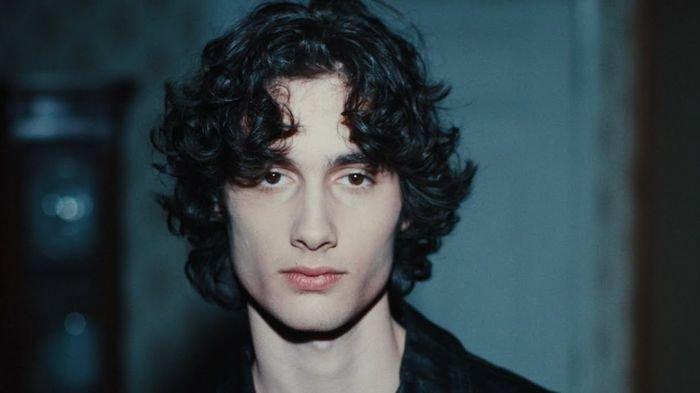 Arti Lirik Lagu Back To Friends - Sombr, Viral di TikTok: How Can We Go ...