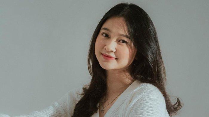 Lirik Lagu Cinta Tak Dibalas Cinta - Indah Aqila, Viral TikTok: Jadilah Sepertiku, Rasakan ...