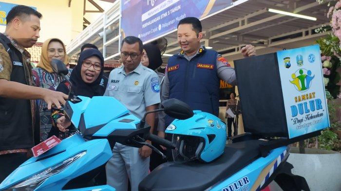 Program Samsat Mahameru Walk-Thru, Mengurus Perpanjangan STNK Cuma Hitungan Detik - Tribunjatim.com