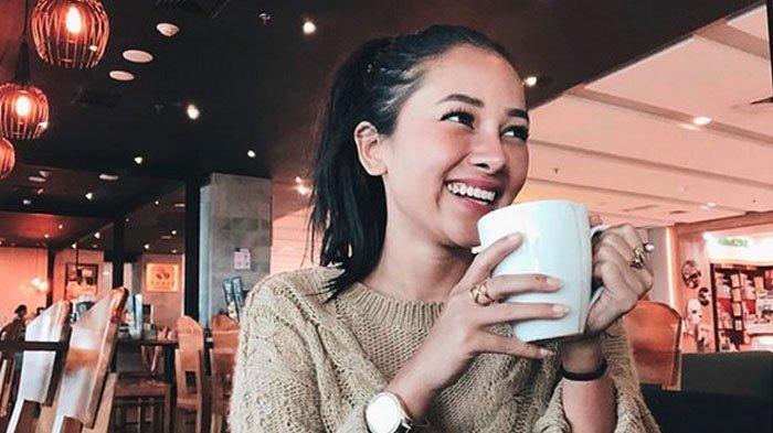 Siapa Sosok Mutia Ayu? Pedangdut yang Resmi Dipersunting Glenn Fredly ...