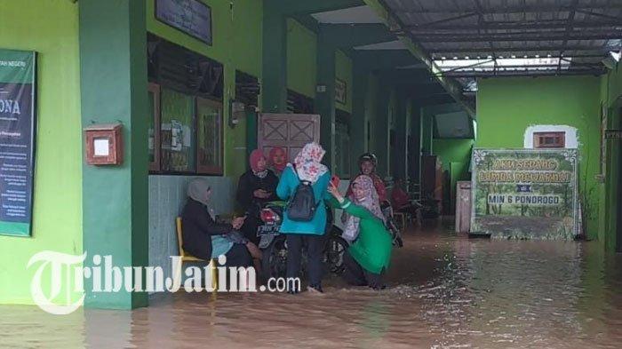 Belum Sepekan, Madrasah Ibtidaiyah Negeri 6 Ponorogo Kembali Terendam Banjir, 9 Kelas Terdampak ...