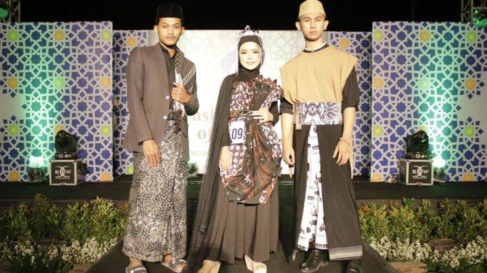 Gelar Fashion Show of Sarung, Kang Bupati Ponorogo: Mari Bersarung Bersama-sama - Tribunjatim.com