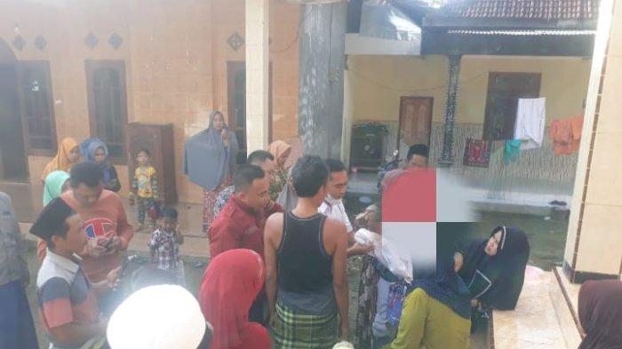 Dini Hari Warga Madura Dengar Suara Tangisan, Kaget saat Sang Ayah ... Dini Hari Warga Madura Dengar Suara Tangisan, Kaget saat Sang Ayah ...