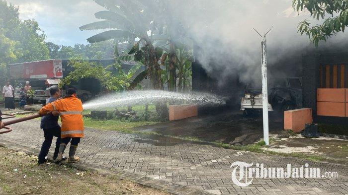 Mobil Warga Ngawi Hangus Terbakar, Berawal dari Lampu Variasi Bau Asap - Tribunjatim.com