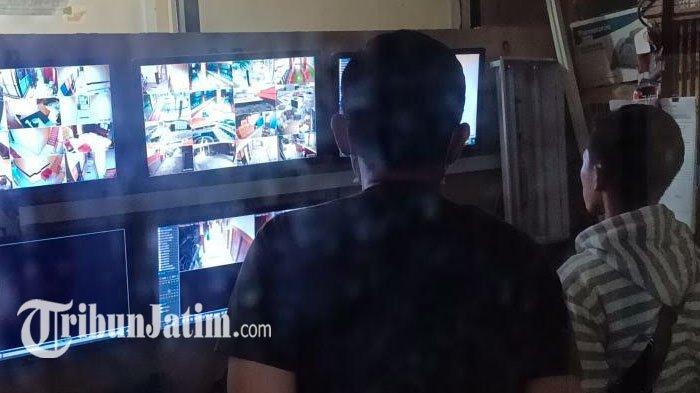 Tiga Jam Lebih Periksa CCTV Gedung DPRD Jatim, Petugas KPK Cek Rekaman ...