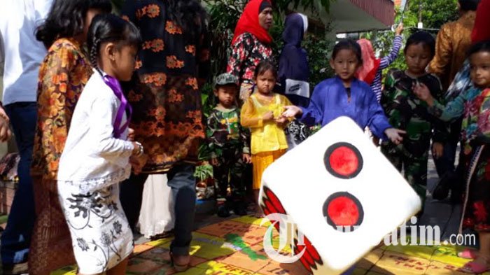 Ini Cara Kampung Maspati Lestarikan Permainan Tradisional - Tribunjatim.com