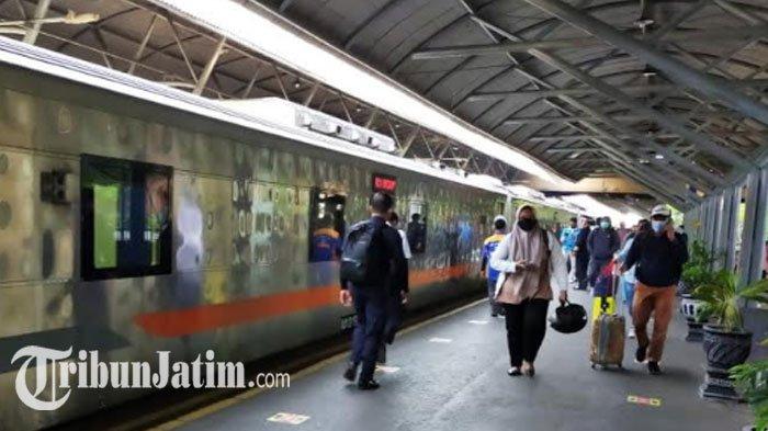 Daop 8 Surabaya Siapkan 64 Unit Lokomotif dan 389 Gerbong Kereta Nataru ...