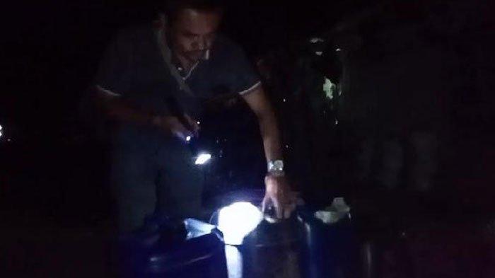 Juriken Berisi BBM dan 4 Motor Bertangki Modifikasi Ditemukan Teronggok di Persawahan ...